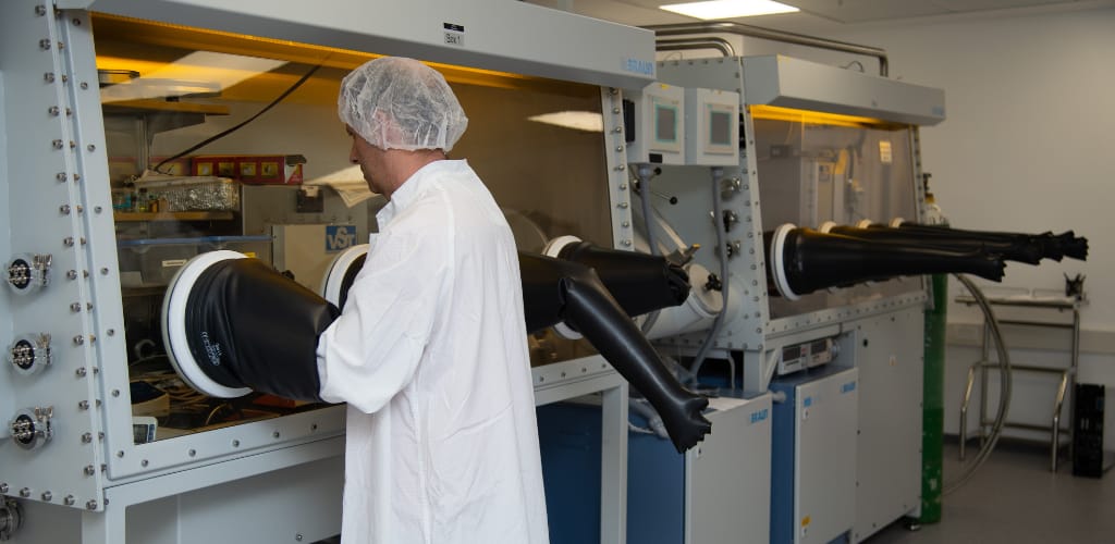 Mbraun Glove Box System - HUJI Research Core Facilities